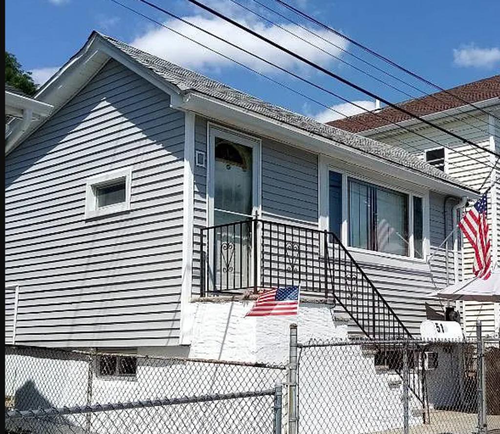 51b Edgewater Park, East Bronx, NY, US | Housecreep