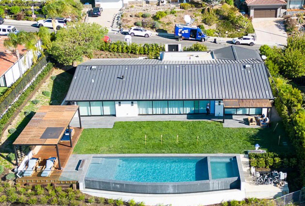 18038 Blue Sail Drive, Los Angeles, CA, US | Housecreep